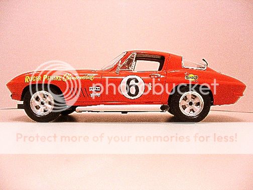 Danbury Mint 1/24 Roger Penske 1966 Corvette Sunoco sponsored Sebring ...